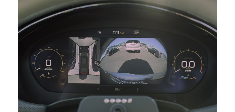 Parking assistance with a 360° surround view powered by Snapdragon ...