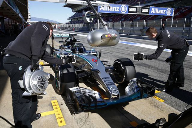 Qualcomm goes racing with the MERCEDES AMG PETRONAS Formula One Team ...