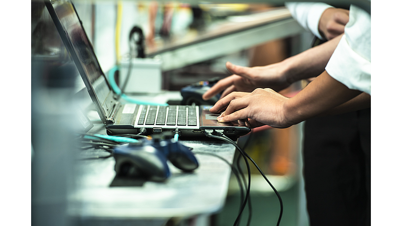 Comparing Linux and Android for Today’s Embedded Device Development