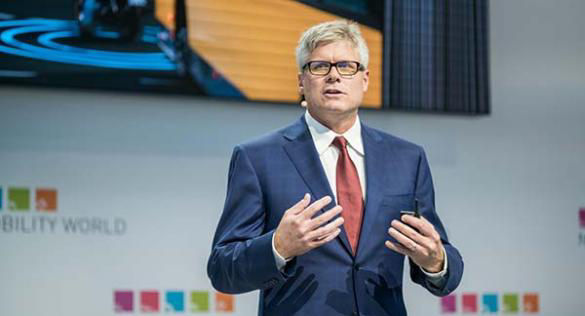 CEO Steve Mollenkopf discusses the road to 5G at 2017 International ...