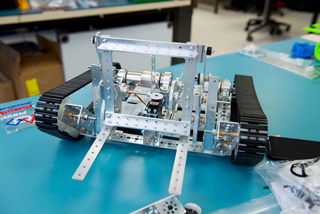Building a FIRST Tech Challenge robot, Qualcomm style | Qualcomm