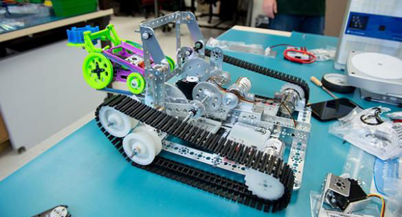 Building a FIRST Tech Challenge robot, Qualcomm style | Qualcomm