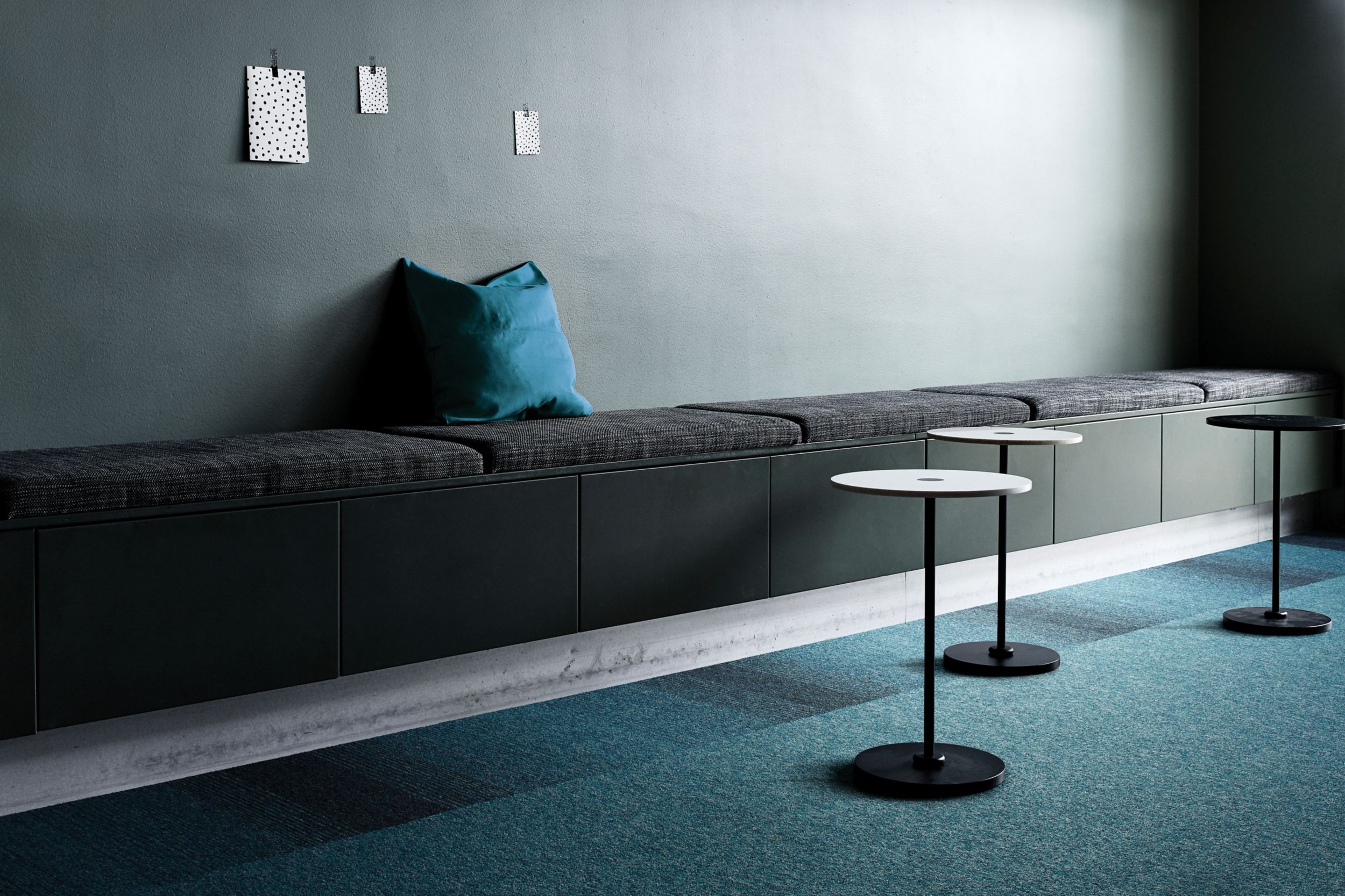 Employ Loop: Employ Kollektion Teppichfliesen von Interface