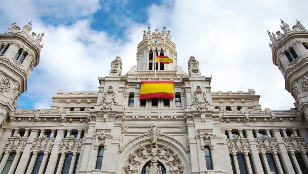 Madrid’s City Council Modernizes Its Digital Services Using a Hybrid ... Madrid’s City Council Modernizes Its Digital Services Using a Hybrid ...