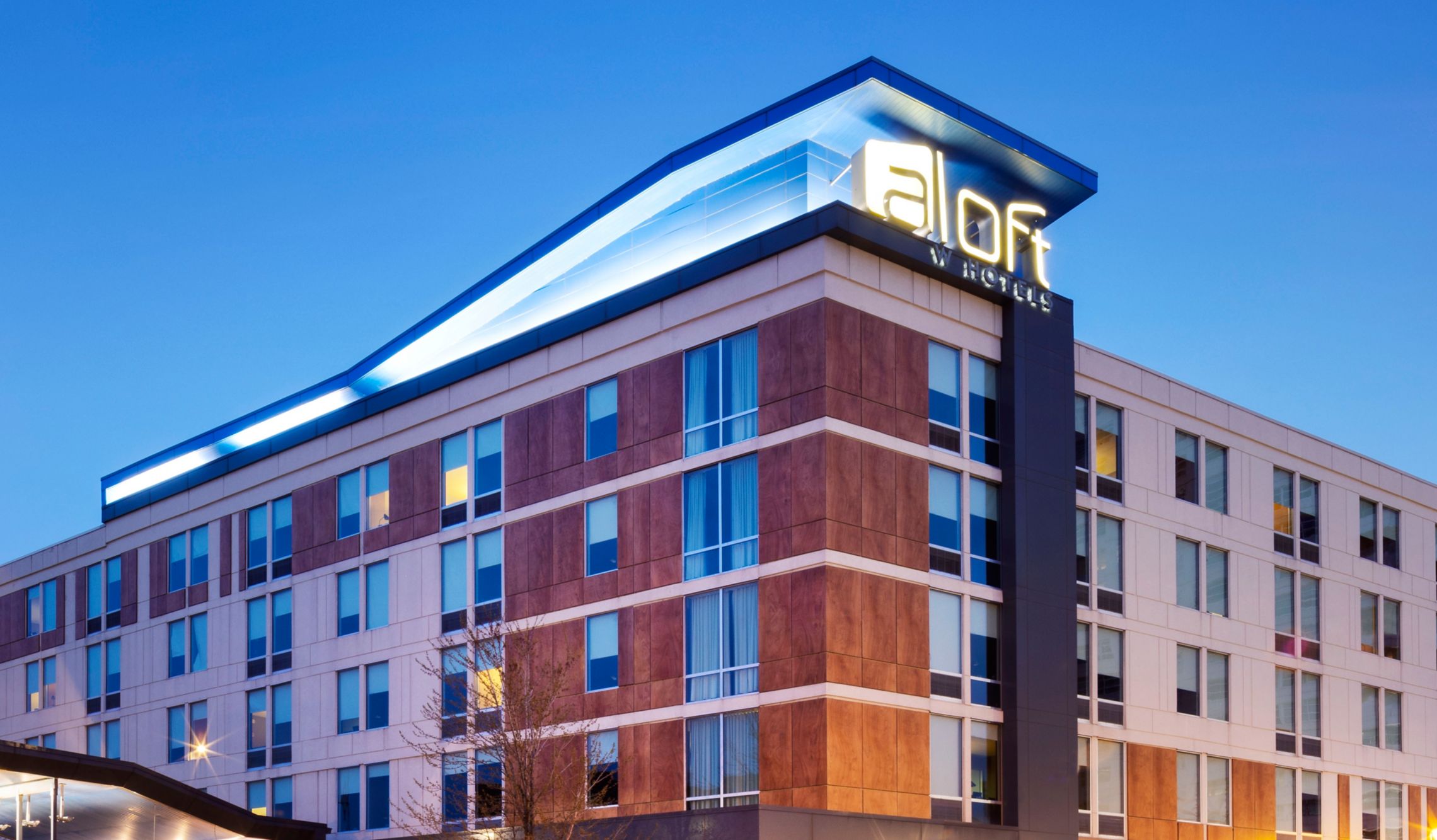 Aloft Milwaukee Downtown - Loft-Style Hotel on Milwaukee River