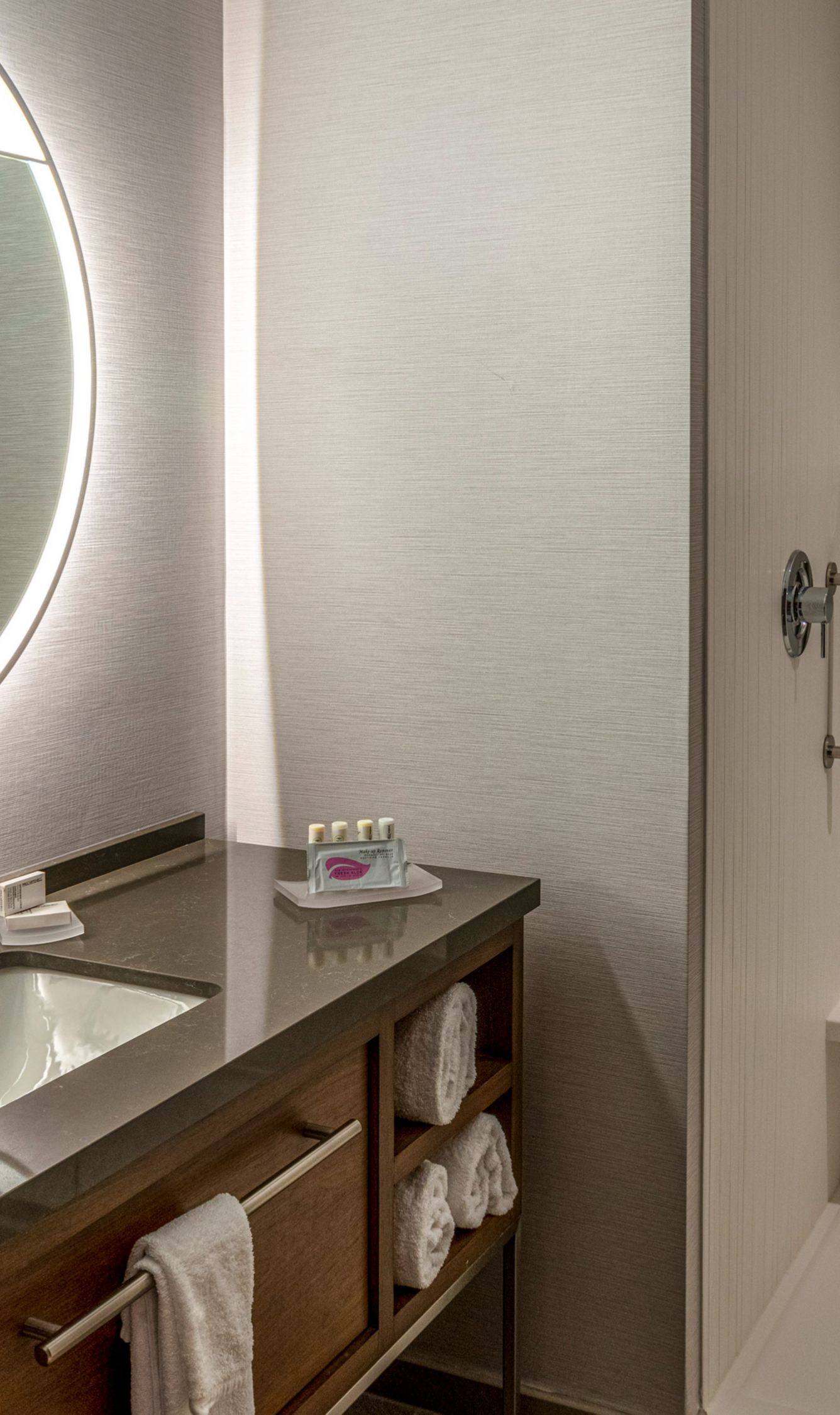 Rooms at Courtyard By Marriott Rochester Downtown | Marriott Bonvoy