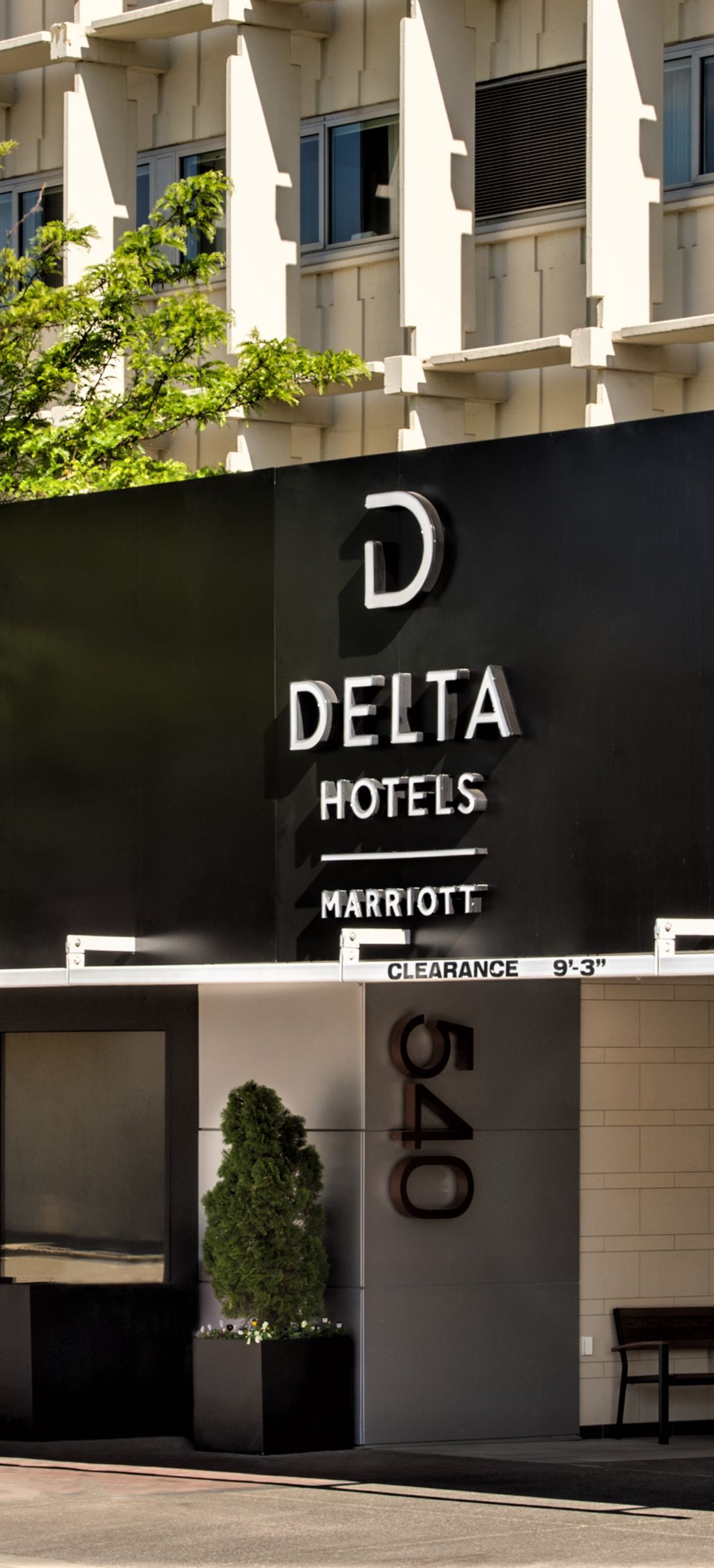 Delta Hotel Logo