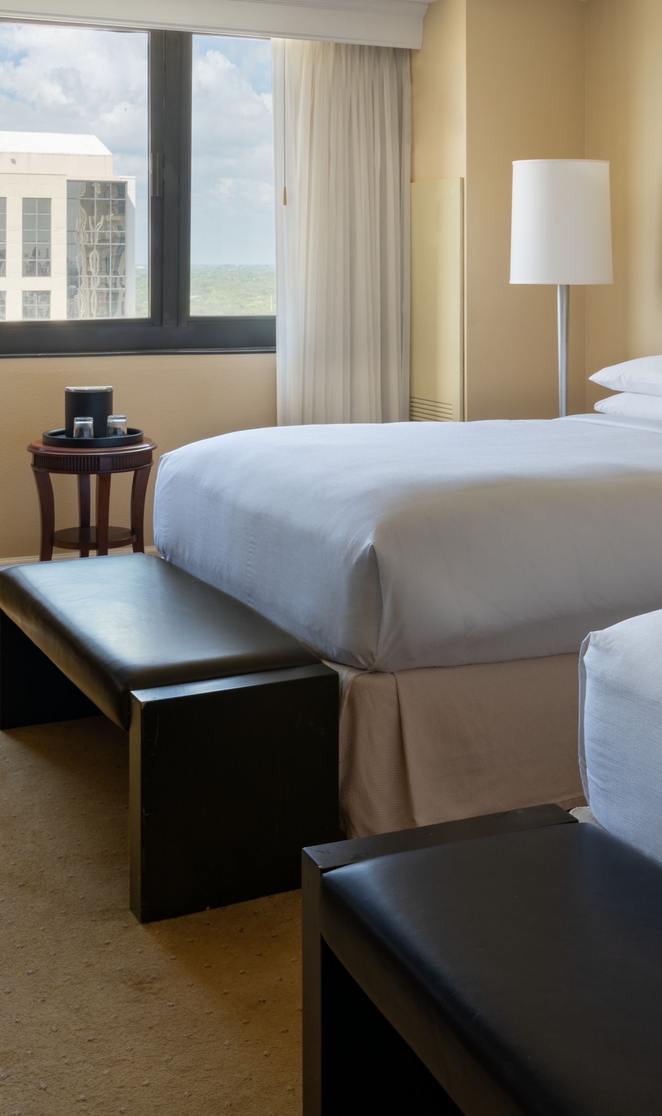 Rooms at Miami Marriott Dadeland | Marriott Bonvoy