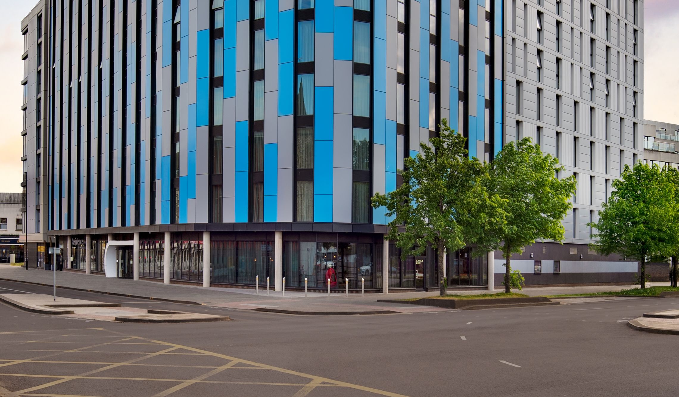 Moxy Slough, a stylish brand-new hotel in Slough. Close to Windsor and ...