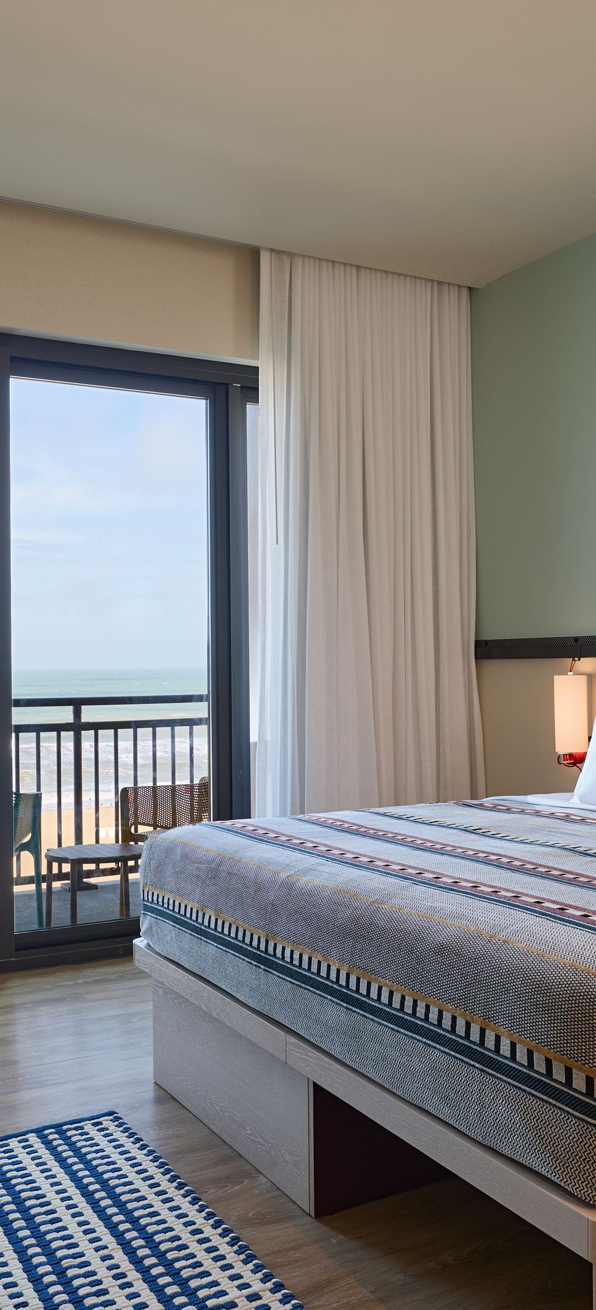 King bedroom oceanfront with balcony