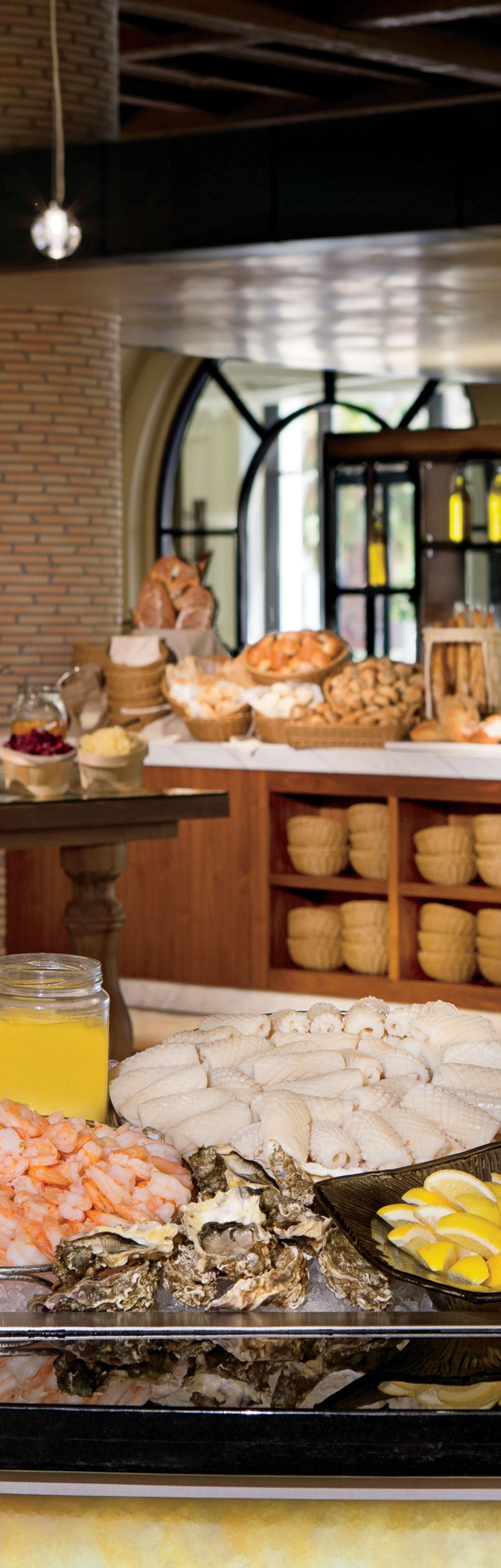 Restaurants in Abu Dhabi Grand Canal | The Ritz-Carlton