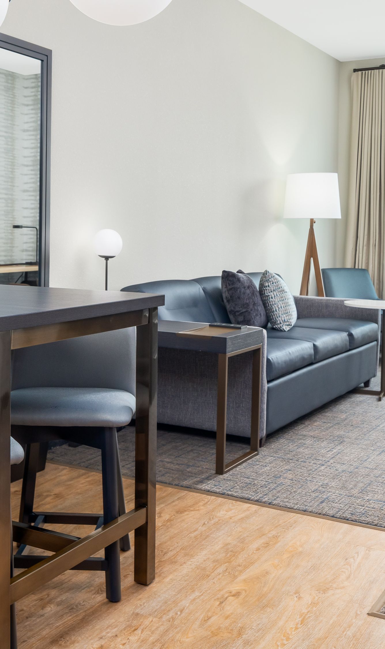 One Bedroom Queen Queen