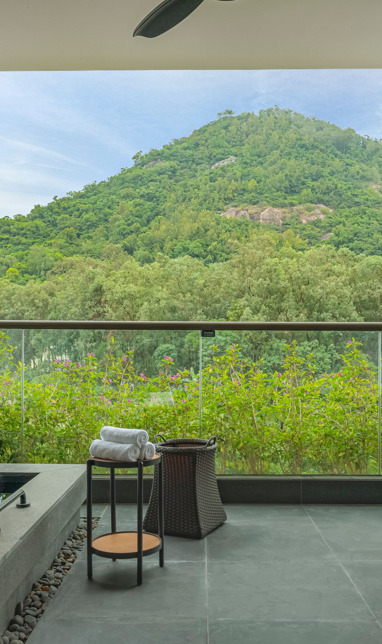 Rooms at Sheraton Maoming Hot Spring Resort | Marriott Bonvoy