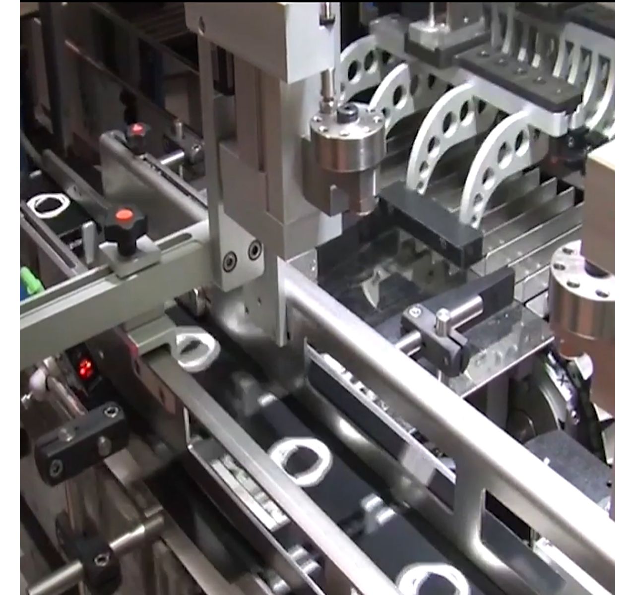 Cama Group Using iTRAK System for CL175 | Rockwell Automation