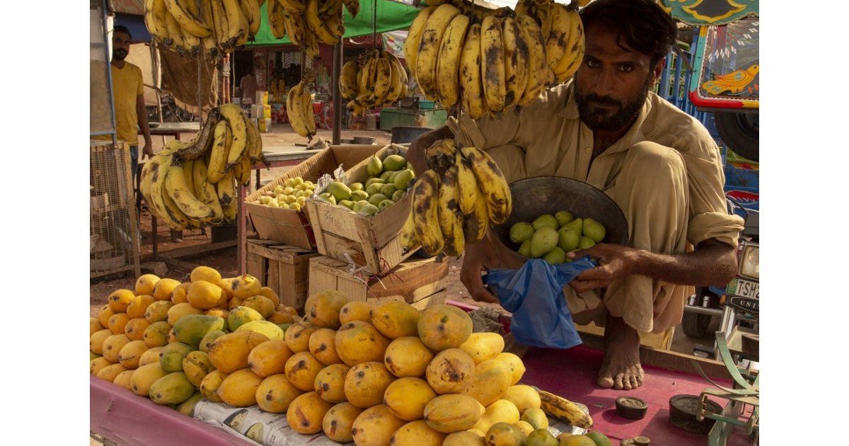 Four actions to address food inflation in Pakistan