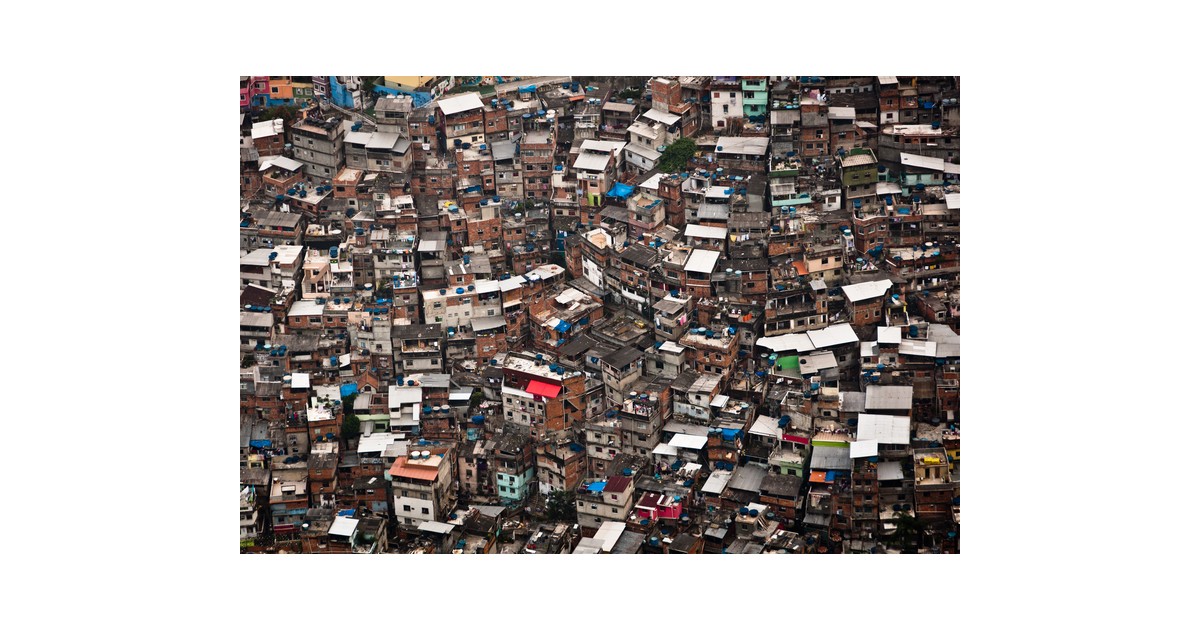 Solidarity goes beyond extreme poverty: a glance at Multidimensional ...