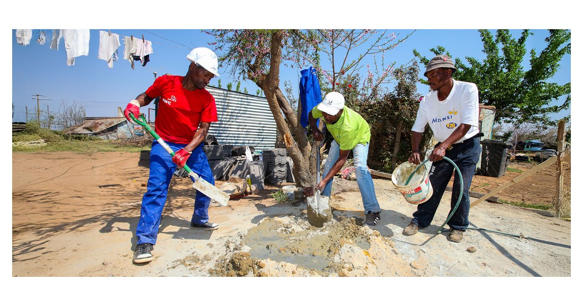 The overlooked power of communities in poverty measurement